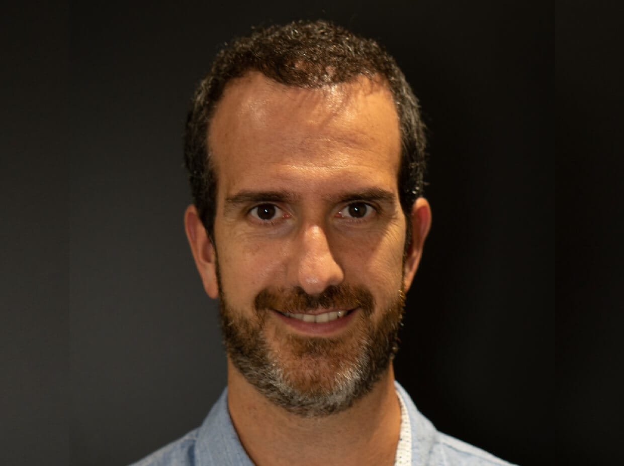 ¿Cómo prevenir los pelos enquistados en la barba? - Man Medical ...